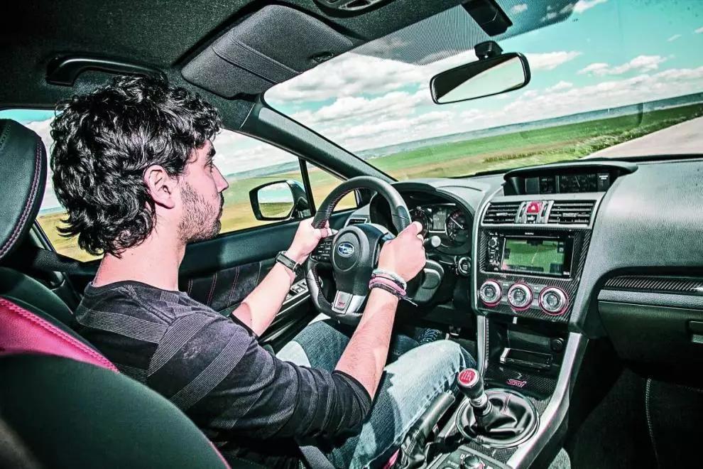 Ukuthelekisa: I-Subaru WRX STI Vs Audi S3 Sedan S-Tronic 1004_6