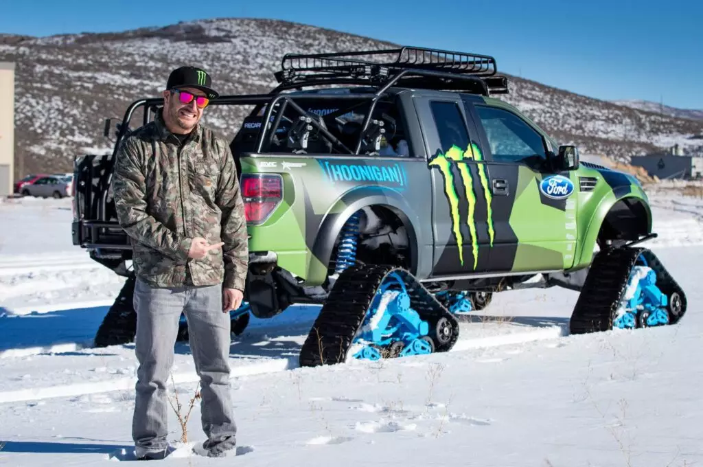 Tak Ken Block bawi się ze swoją nową zabawką