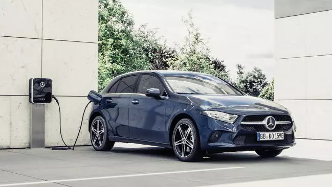 Mercedes-Benz A-Dosbarth EQ Power 2020: hybrid plug-in gyda 73 km o ymreolaeth