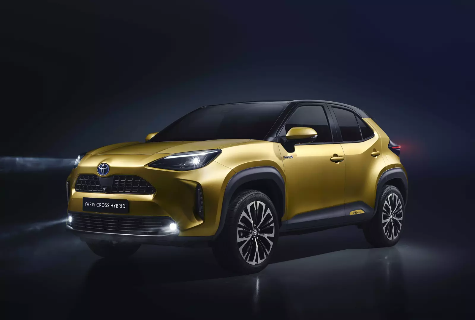 புதிய Toyota Yaris Cross 2021 இன் வீடியோ: Peugeot 2008 இன் சிறந்த போட்டியாளர்