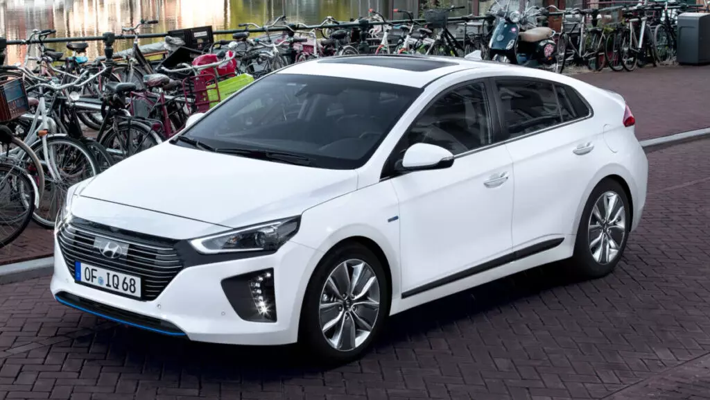 Hyundai ioniq ჰიბრიდი