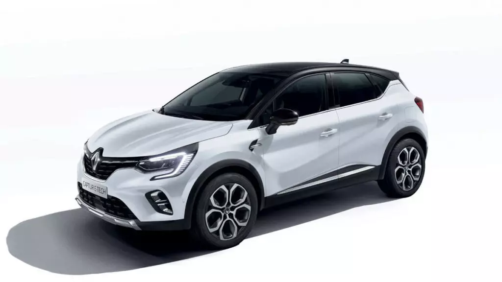 Chapakati pa 2020, Renault Captur idatidabwitsa ndi mitundu yake yachilengedwe, plug-in hybrid, yomwe ilinso pamwamba pa mphamvu. Ndi Captur E-TECH Plug-In, yomwe imaphatikiza injini yamafuta yamafuta -1.6 malita - yokhala ndi awiri amagetsi. Kuphatikiza apo, monga Renault Mégane E-TECH Plug-In ndi Clio E-TECH, ili ndi zida yokhala ndi gearbox yapamwamba kwambiri yopanda clutch. Amapanga 160 hp, imathandizira kuchokera ku 0 mpaka 100 km / h mu 10.1 sec. ndi liwiro la 173 km/h. Koma chinthu chodabwitsa kwambiri ndi kumwa kwake: 1.5 L / 100 Km, chifukwa cha mtunda wa 50 km mu 100% yamagetsi yamagetsi - mpaka 65 km mumayendedwe akutawuni.