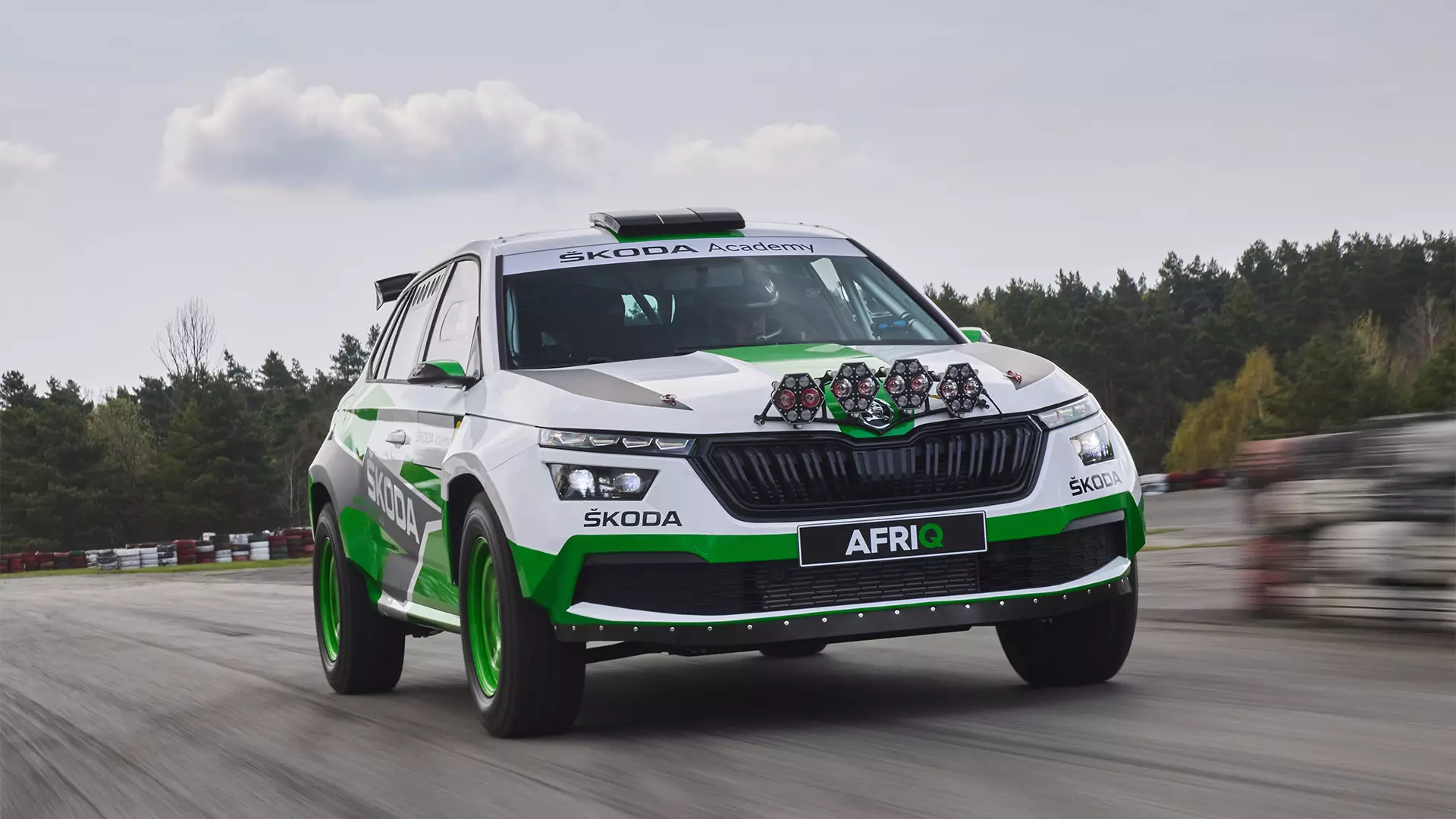 Is fréamhshamhail bhrúidiúil é an Skoda AFRIQ 2022 nua... cruthaithe ag mic léinn