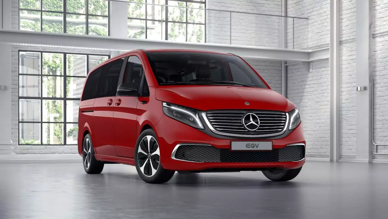 புதிய Mercedes-Benz EQV 250 2022: அணுகல் பதிப்பின் ஸ்பெயினுக்கான பண்புகள் மற்றும் விலை