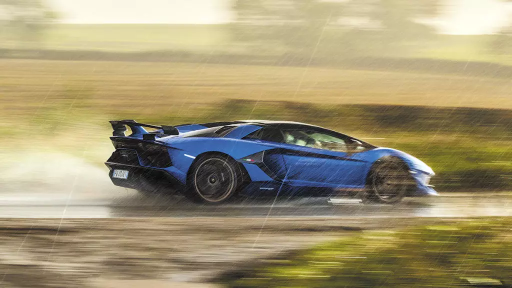 Lamborghini Aventador SVJ Roadster Side Action