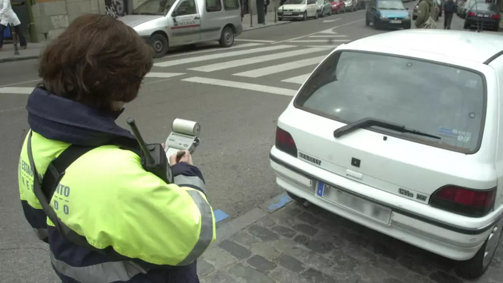 Les voitures sans étiquette ne peuvent pas stationner dans la zone SER