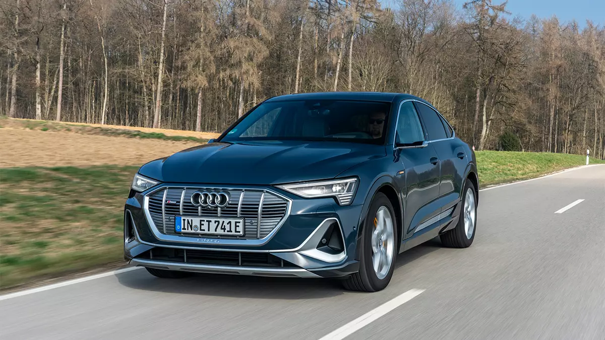 Audi e-tron assortimenti yangi S line plus tugatishni oladi