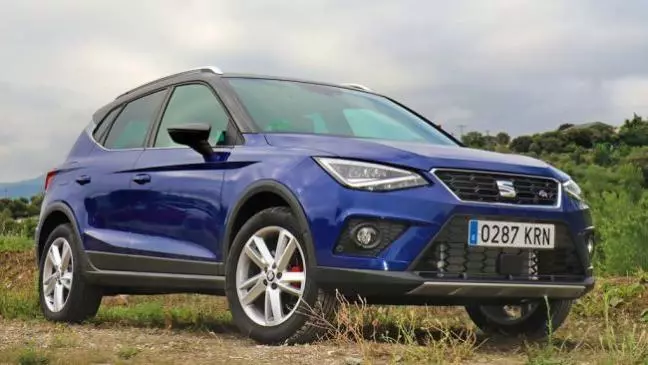 การทดสอบภาพถ่ายของ Seat Arona 1.0 TSI 115 CV FR Edition