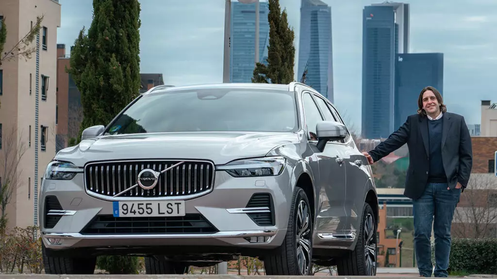 Volvo XC60 B4 2022 года