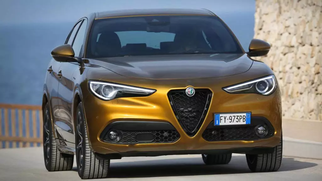 Veprimi i përparmë i Alfa Romeo Stelvio 2020