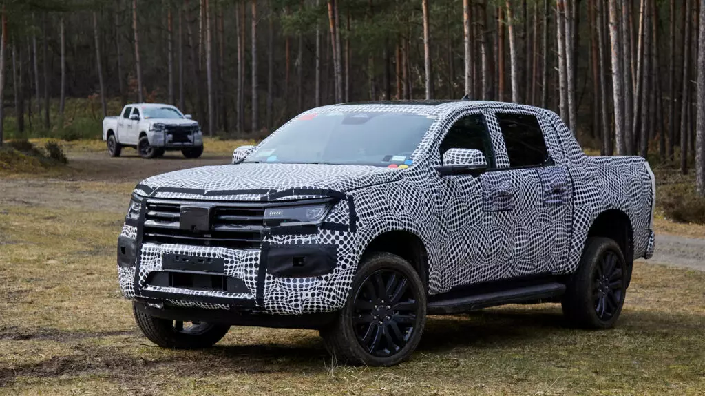 Volkswagen Amarok-a nû hatî guheztin: hûrguliyên nû yên nifşa duyemîn a pick-up-a Almanî