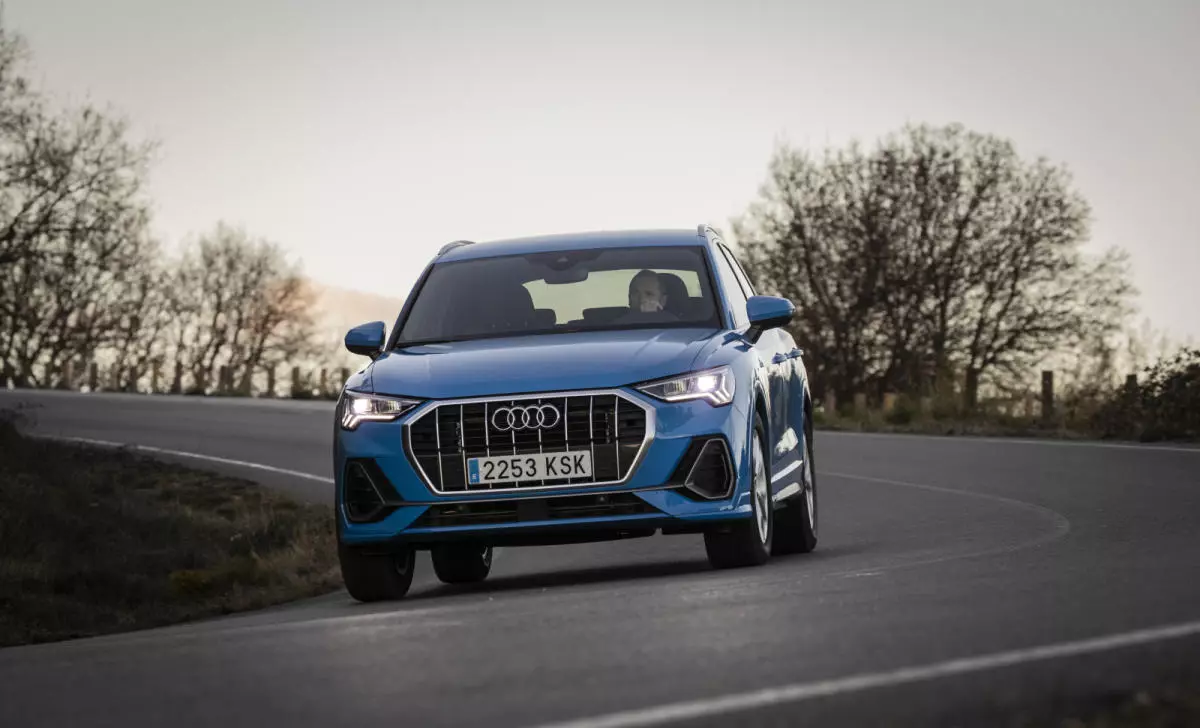 Audi Q3 2019 kurva