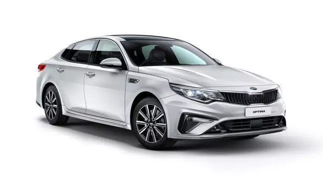 Kia Optima CRDi: yon Sedan ak 136 hp ak byen ekipe, pou 19,900 ero