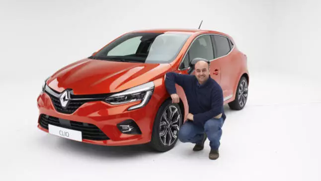 פאָטאָס פון די נייַע Renault Clio 2019