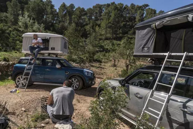 Qalabkan ayaa kuu ogolaanaya inaad ku seexato Mini Countryman