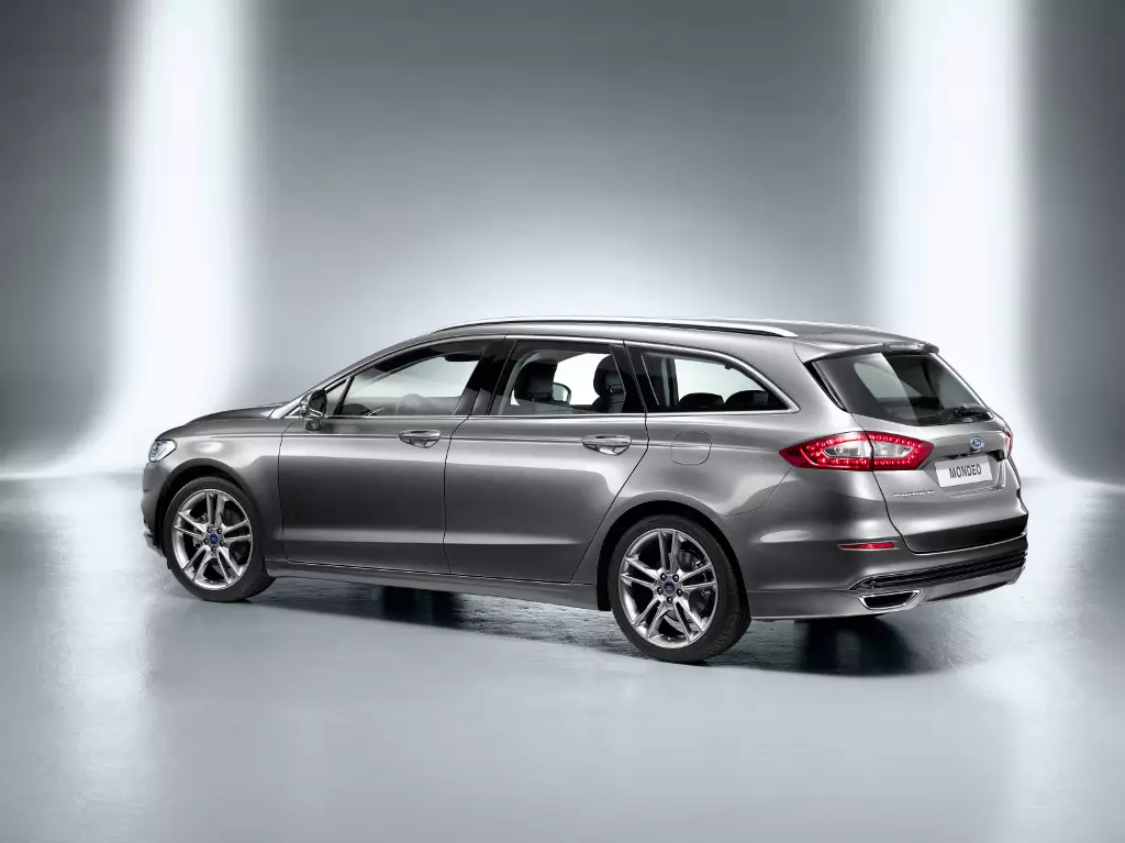 Ford Mondeo 2013: Saloon ay ka buuxaan xariifnimo