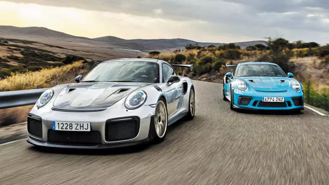 پورشه 911 GT2RS در مقابل. 911 GT3 RS: Rensport