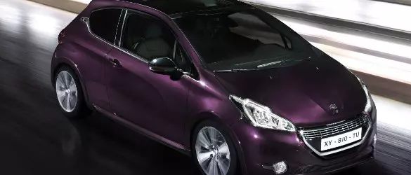 Peugeot 208 XY: Adeeg raaxo leh