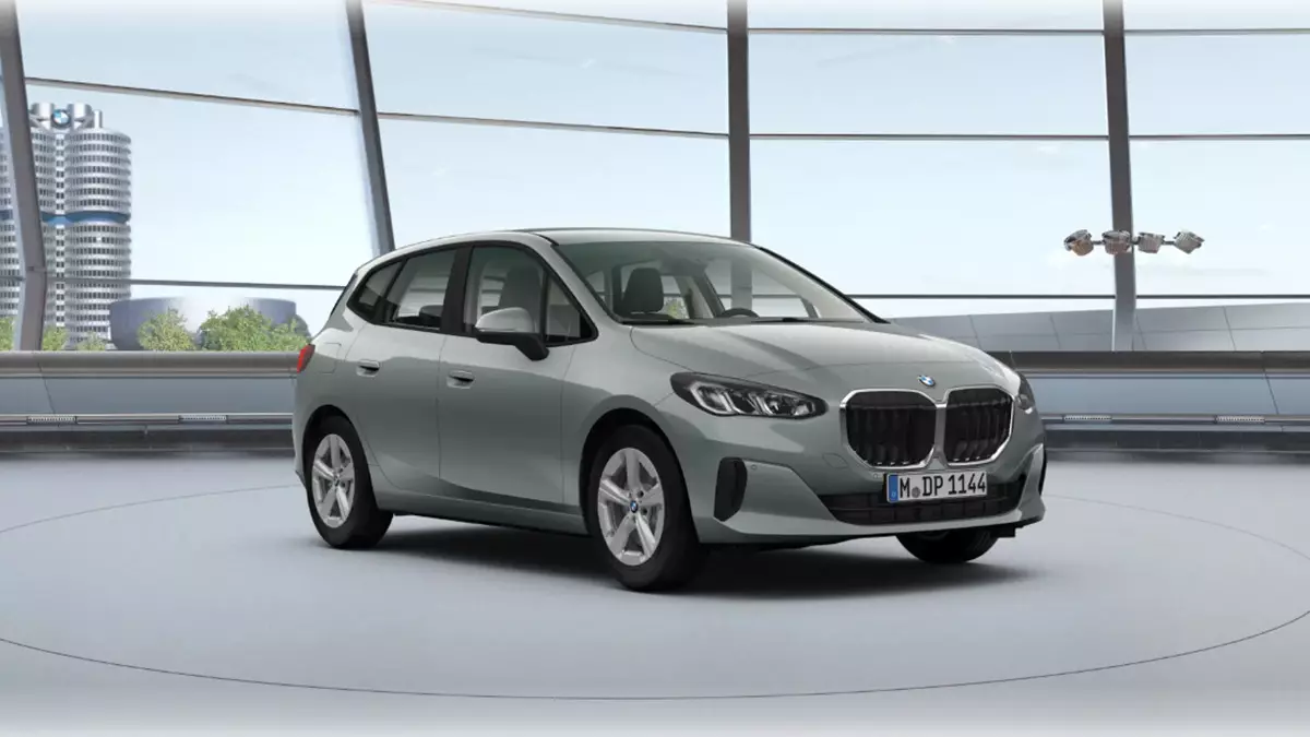 Camchuairteoir Gníomhach nua BMW 223d xDrive: an mionbhan díosail a fhágfaidh gan urlabhra thú