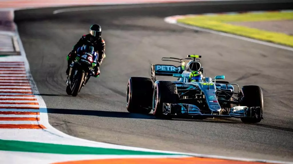 Valentino Rossi en Lewis Hamilton