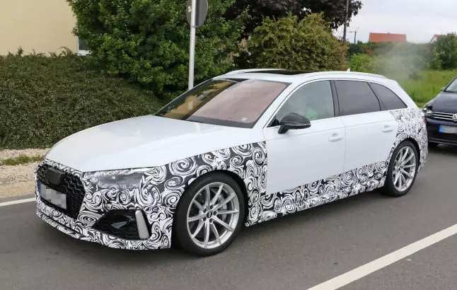 Audi RS 4 Avant 2020: A4 இன் மிகவும் தீவிர மாடல் கண்டுபிடிக்கப்பட்டது