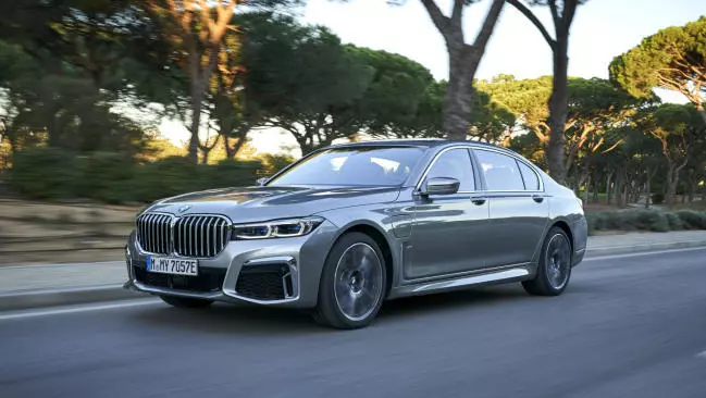 BMW 7 Series: test pisanan