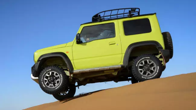 Suzuki Jimny: avantaj ki genyen nan gen de aks rijid