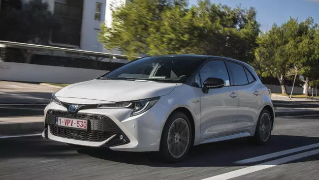 Ikizamini cya mbere cya Hybrid Toyota Corolla, umusimbura wa Auris