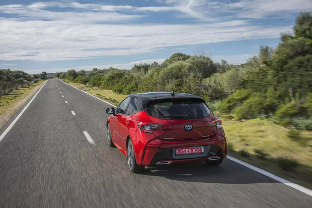 toyota corolla hybrid 2019 28g