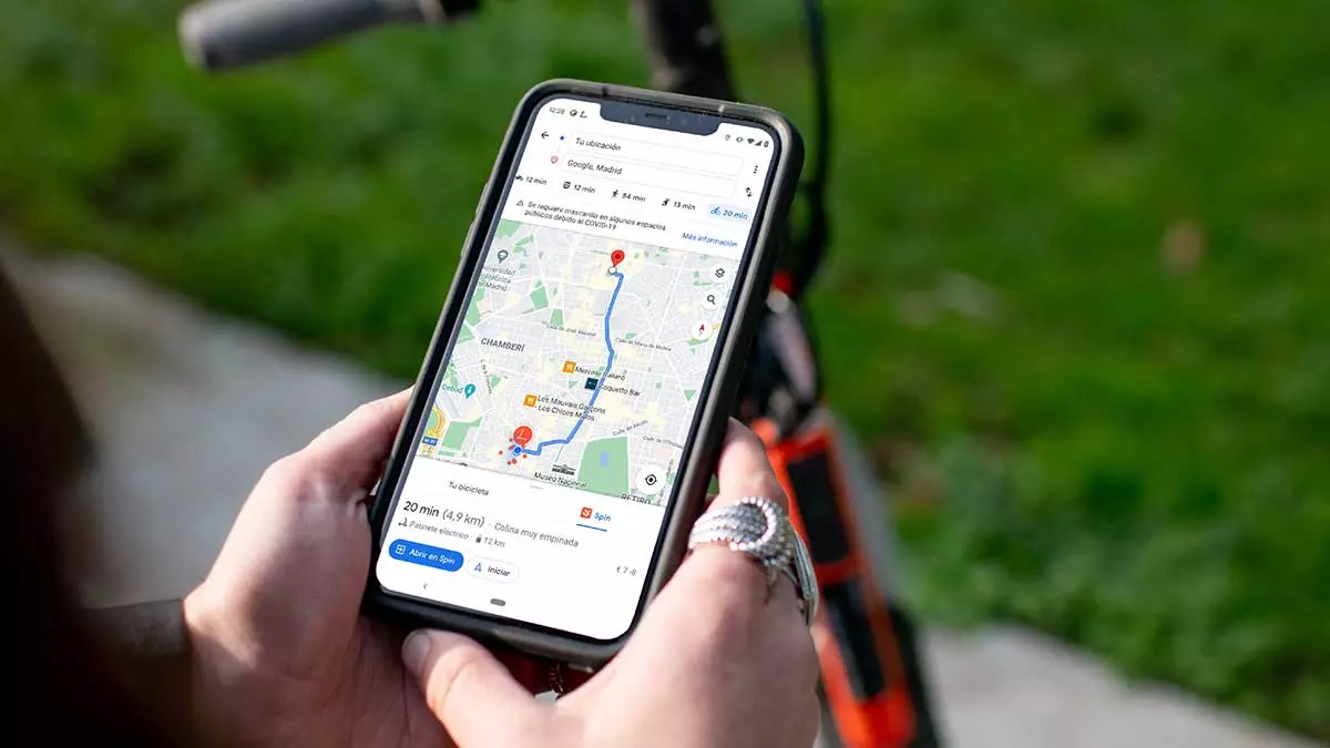 നിങ്ങൾക്ക് ഇപ്പോൾ ഗൂഗിൾ മാപ്സ് വഴി സ്പിൻ സ്കൂട്ടറുകളും സൈക്കിളുകളും എടുക്കാം