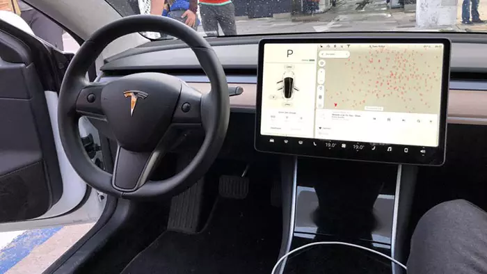 Interiér Tesla Model 3