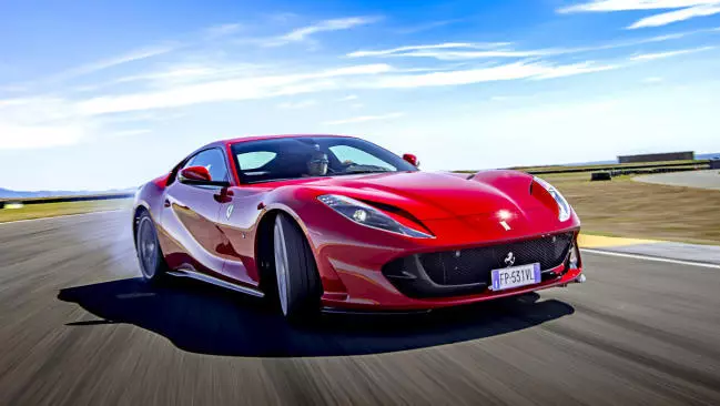 Ons het die Ferrari 812 Superfast op die baan getoets