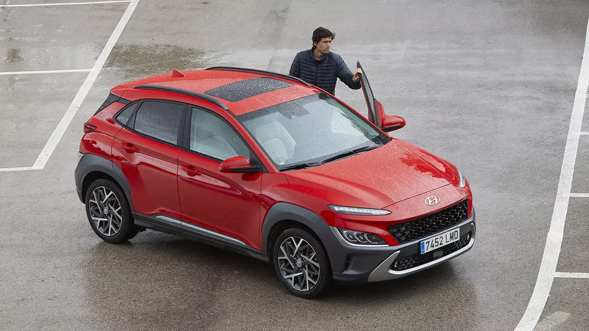 Hyundai Kona Hybrid 141 CV: SUV yang menarik, dengan diskaun €4,400 dan label ECO