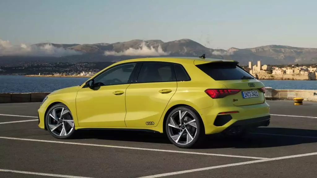 Audi S3 takana