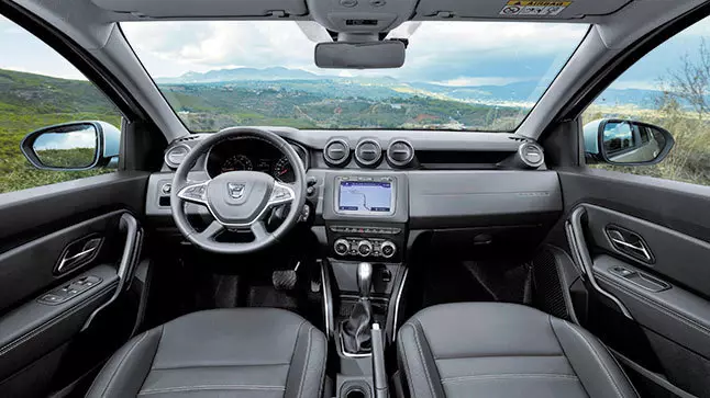 interior kemoceng dacia