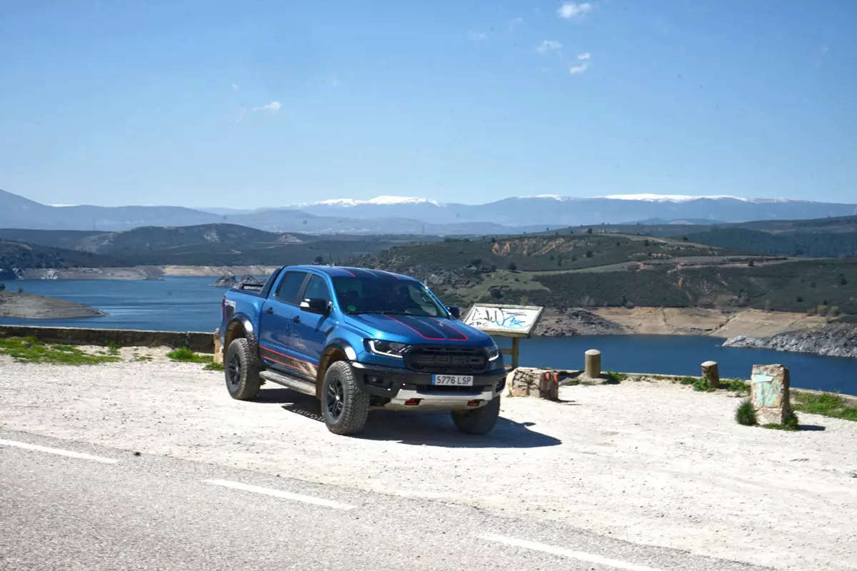 Bahor Ford Raptor uslubi: eng suvli Madridni kashf qilish uchun "hayvon"