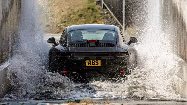 Porsche 911 992 testleri