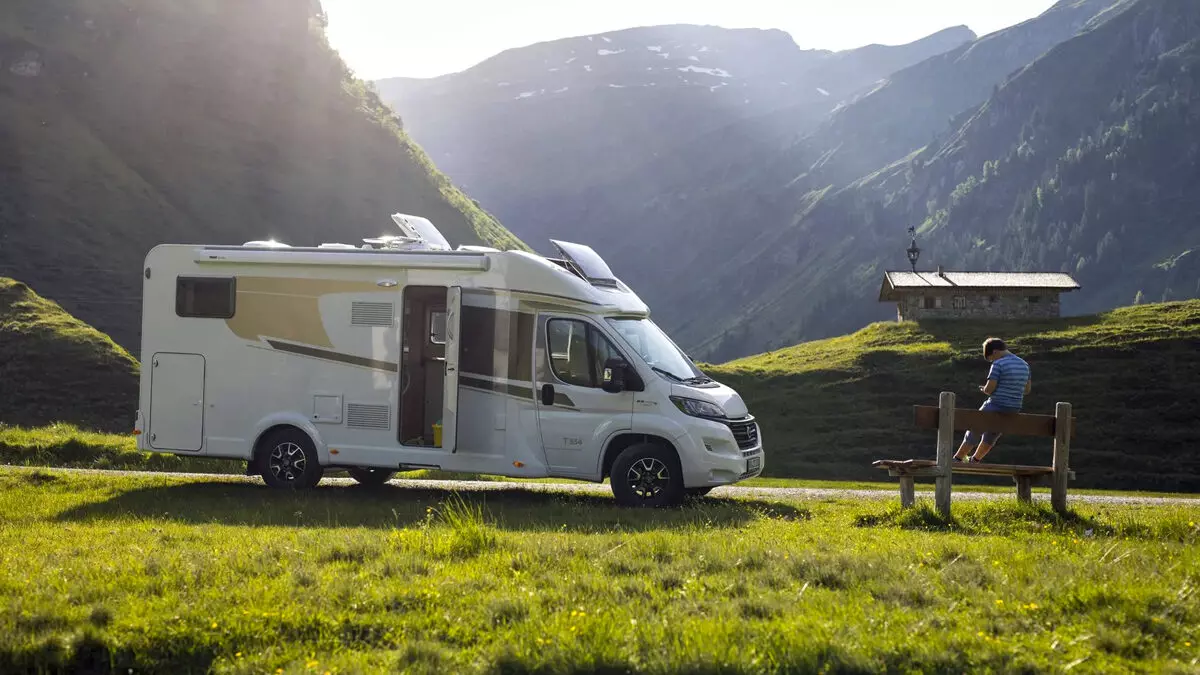 Land Art on road motorhomes: ачык асман алдындагы музейлердин маршруту