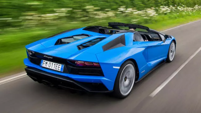 د Lamborghini Aventador S Roadster لومړۍ ازموینه