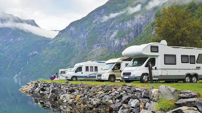 Motorhomes: Lwe oswa achte, ki sa ki pi enteresan?