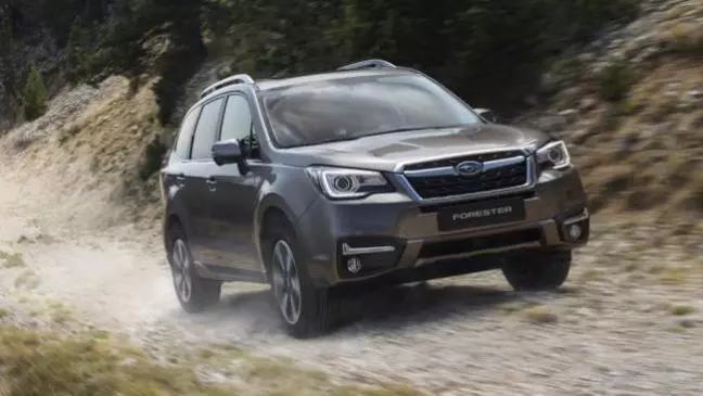 2018-as Subaru Forester fotók