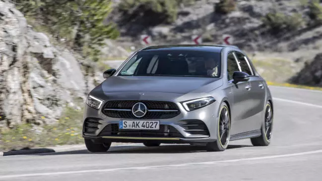 Mercedes-Benz A-Klasse lancerer en 2.0 Turbo benzinmotor med 190 hk