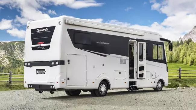 Zulazula udlule e-Galicia nge-Concorde Charisma 900M motorhome