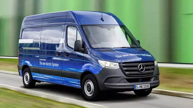Mercedes präsentiert den Elektro-Van eSprinter