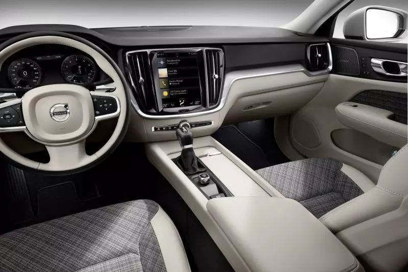 Інтэр'ер Volvo V60 2018 года