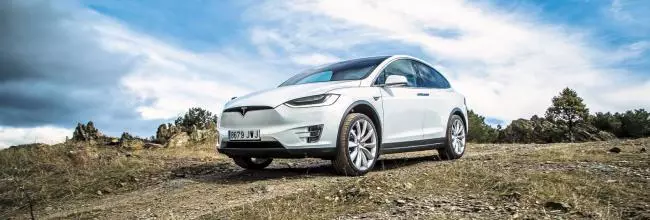 Tesla Model X, o le a lona tuto'atasi moni?