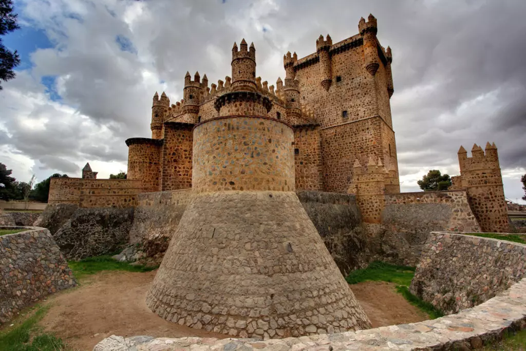 Hanyar mota Toledo, Burstner Lyseo, Guadamur, castle