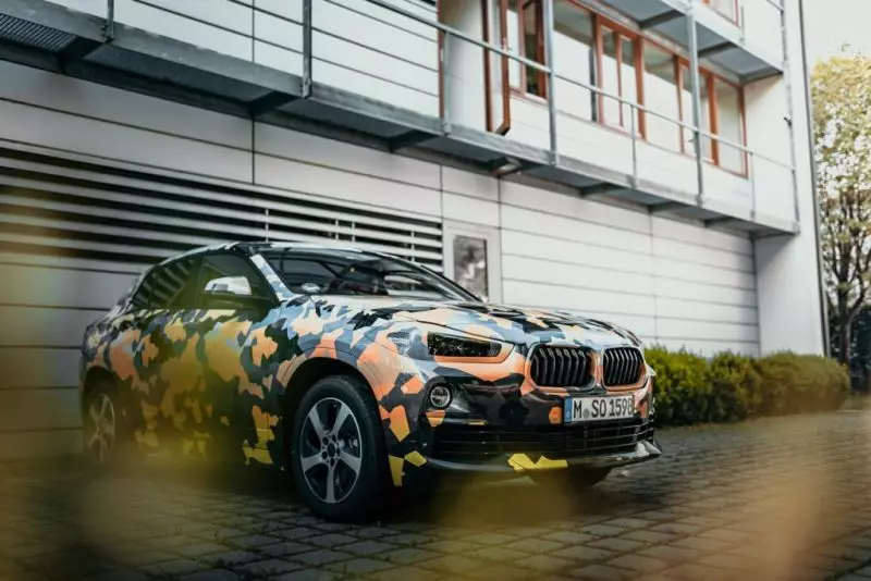 די BMW X2 איז געזען ... גאָר קאַמאַפלאַזשד 17010_1