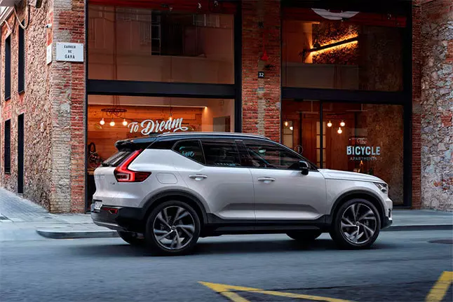 រថយន្ត Volvo XC40