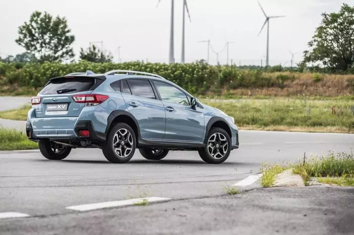 Del darrere del Subaru XV 2018